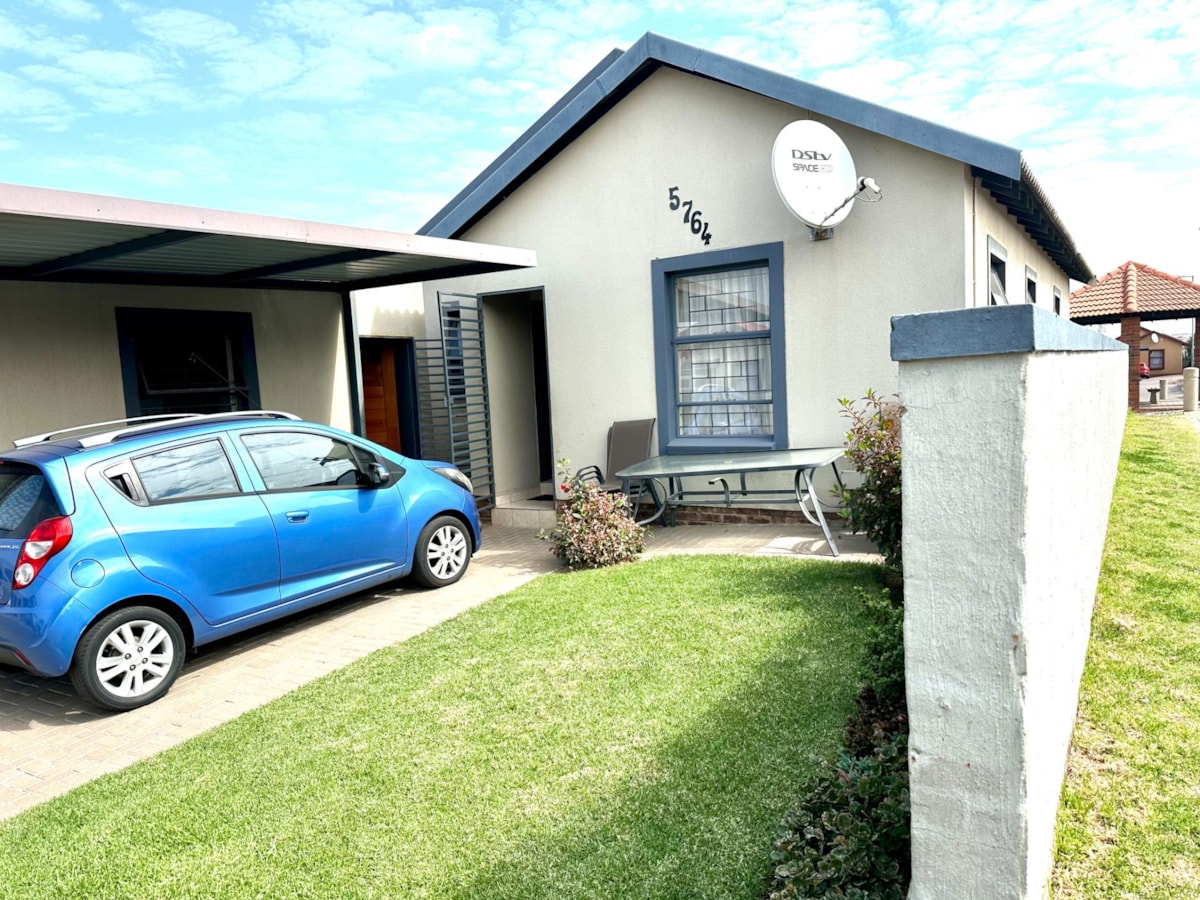 Townhouse for Sale | Kosmosdal | CN1656100 | Pam Golding Properties