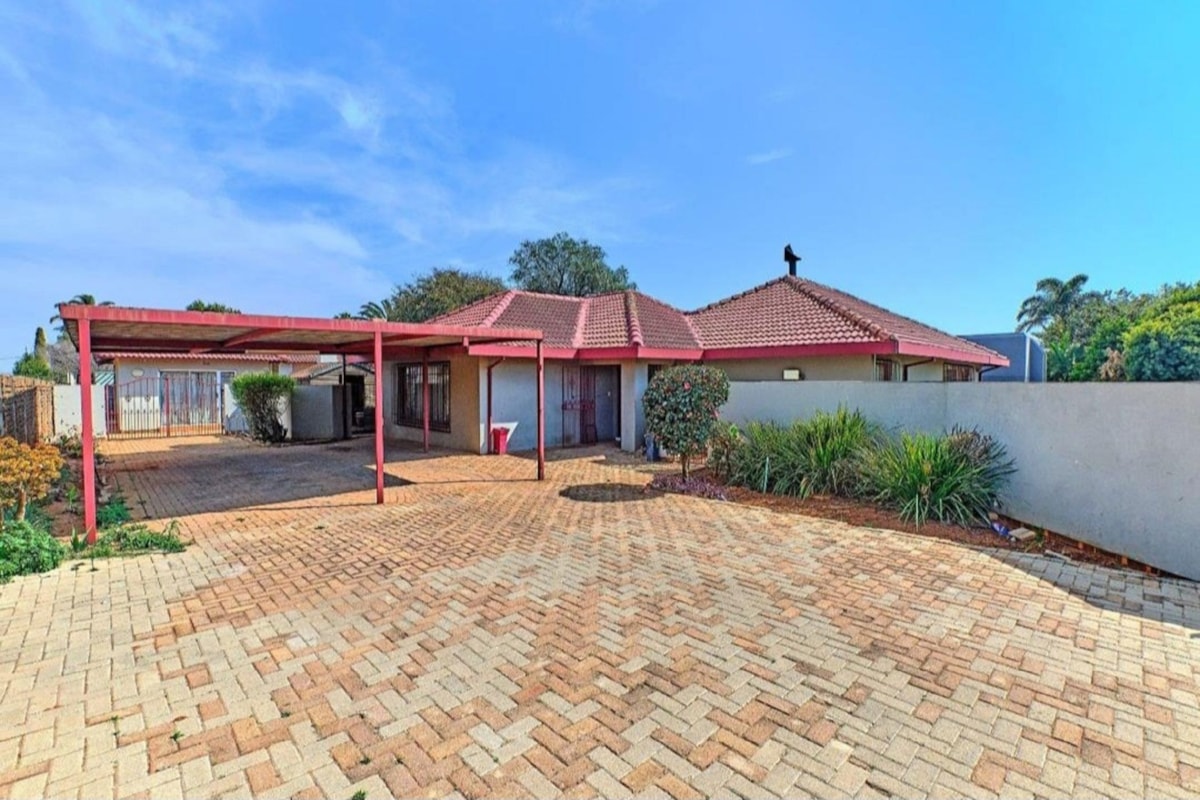 House for Sale | Birch Acres | KTP1672727 | Pam Golding Properties