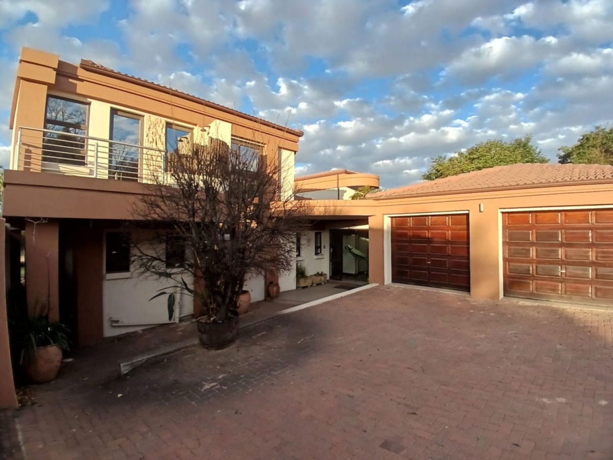 Golf Estate House for Sale | Bankenveld | 1WD1704098 | Pam Golding ...