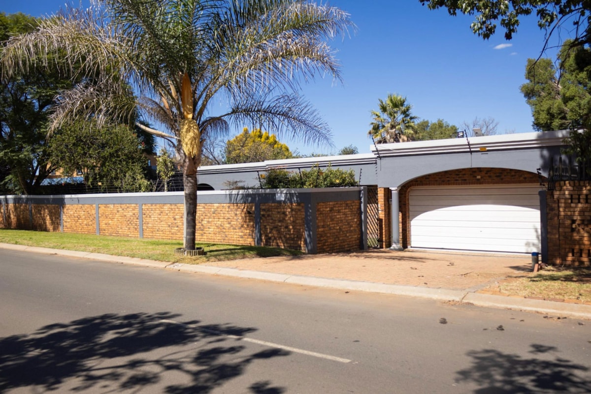 House for Sale | Sunward Park | BOK1708102 | Pam Golding Properties