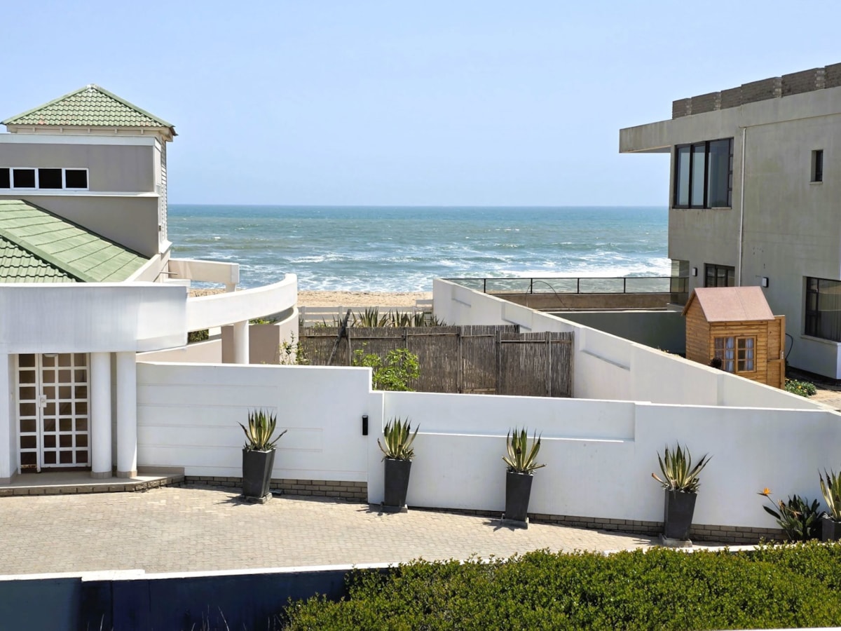 House for Sale | Vogelstrand, Namibia | 3NM1718763 | Pam Golding Properties