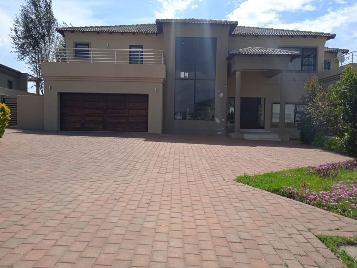 Golf Estate House for Sale | Blue Valley Golf Estate | CN1721872 | Pam ...