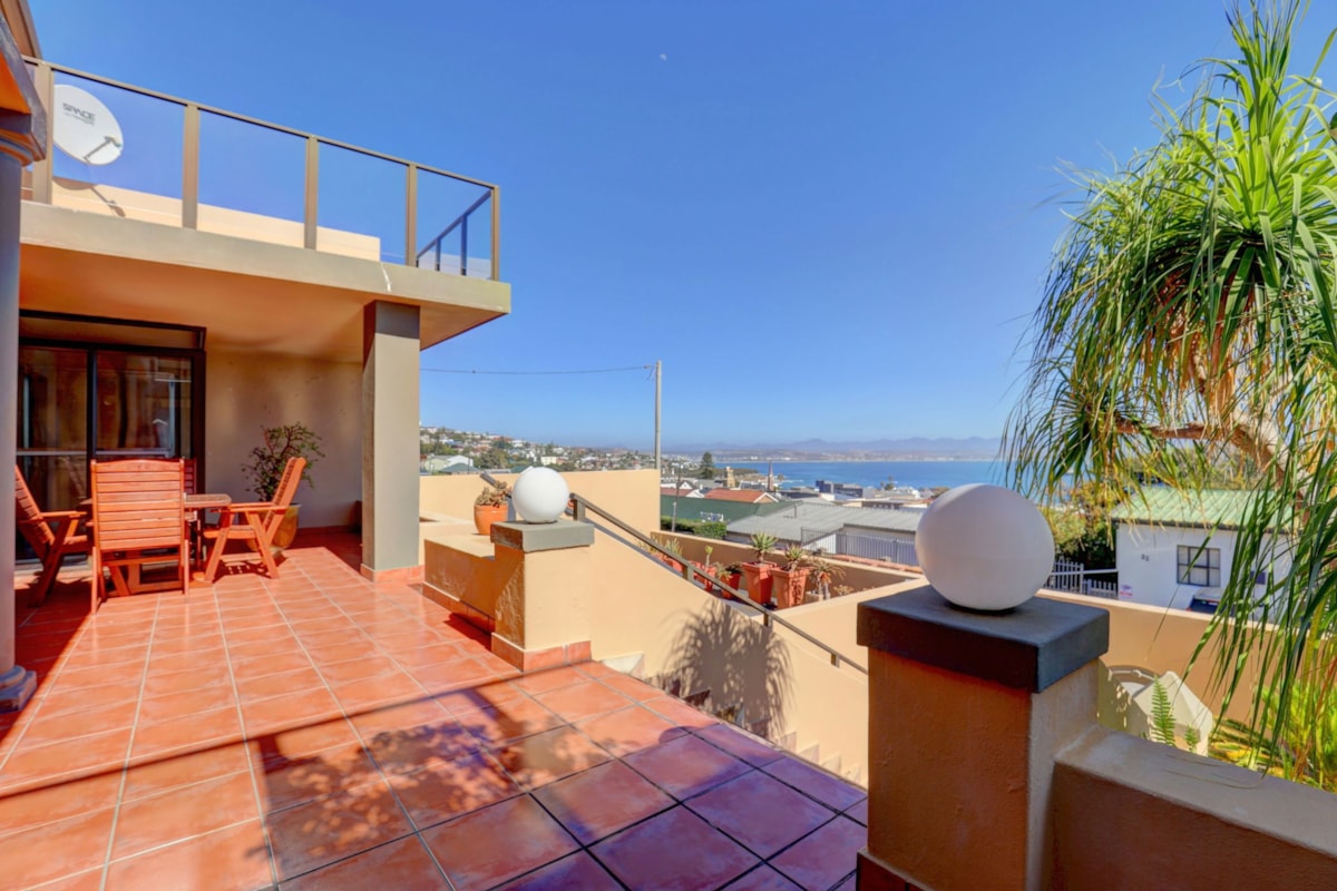 House for Sale | Mossel Bay Central | 1MB1724701 | Pam Golding Properties