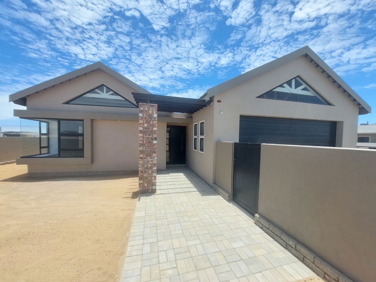 House for Sale | Mile 4, Namibia | 3NM1709234 | Pam Golding Properties