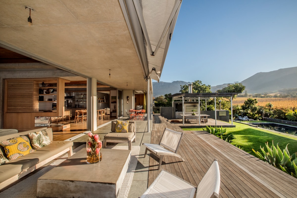 ARCHITECTURAL MASTERPIECE INTEGRATES SEAMLESSLY WITH NATURE | Pam ...